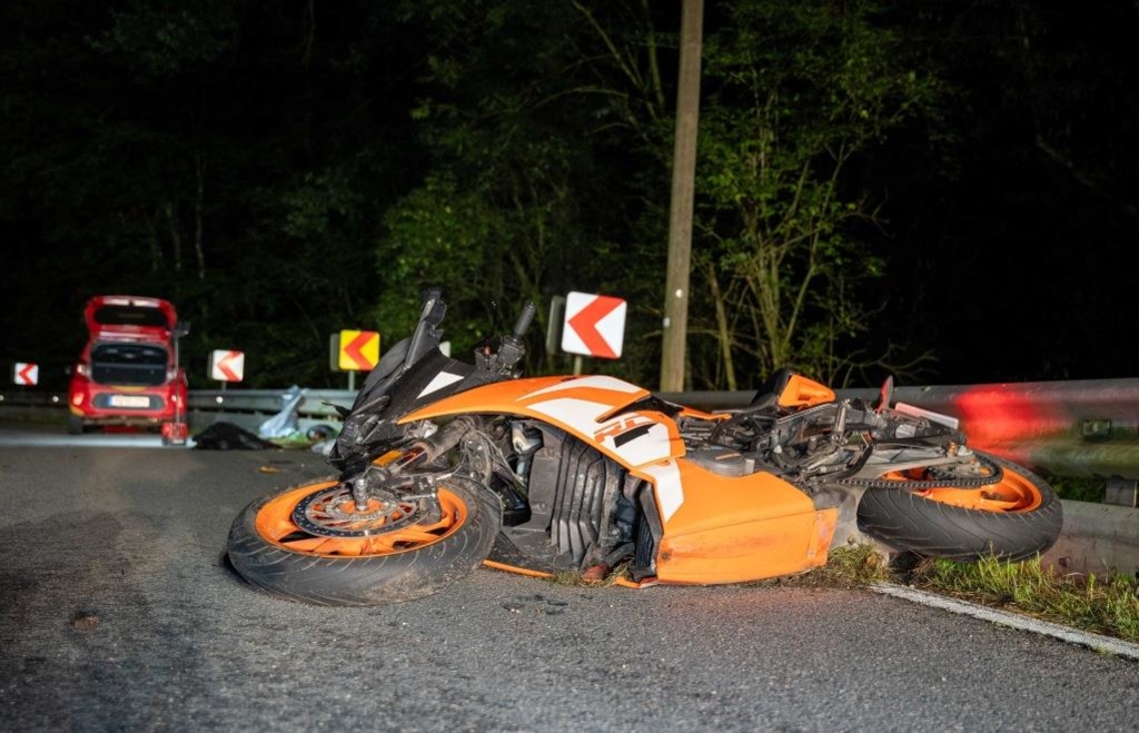 16-Jähriger bei schwerem Motorradunfall zwischen Abensberg und Neustadt tödlich verletzt