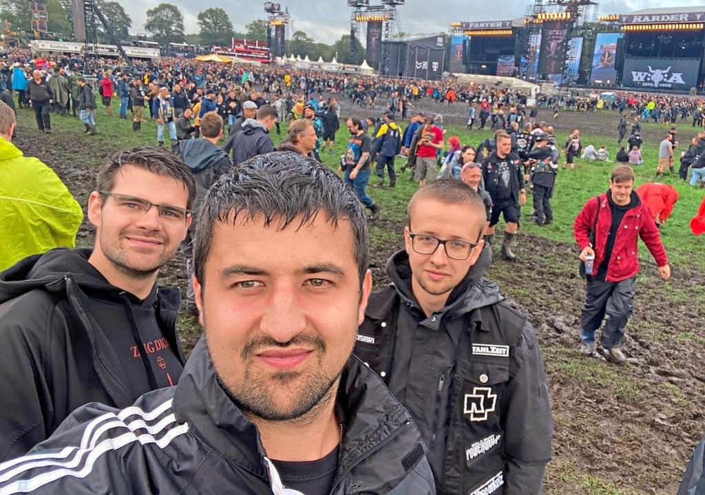 Schlamm, harte Musik und gute Laune