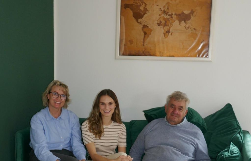 Stabwechsel: Tochter Jessica Baumgartner führt Hötzinger Busreisen in ...