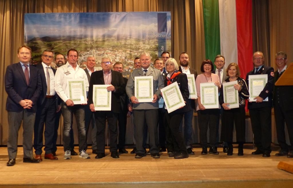 Kurz vorgestellt: Die neun neuen Ehrenbriefträger