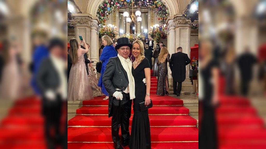 Um „Mörtel“ Lugner (†) Ehre zu erweisen: Die Brandls aus Vilshofen auf ...