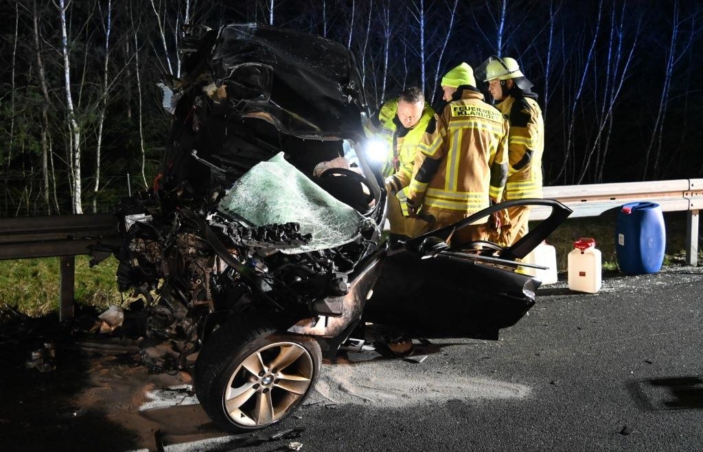 Geisterfahrer-Unfall auf der A93 bei Teublitz: 33-Jährige auf Intensivstation