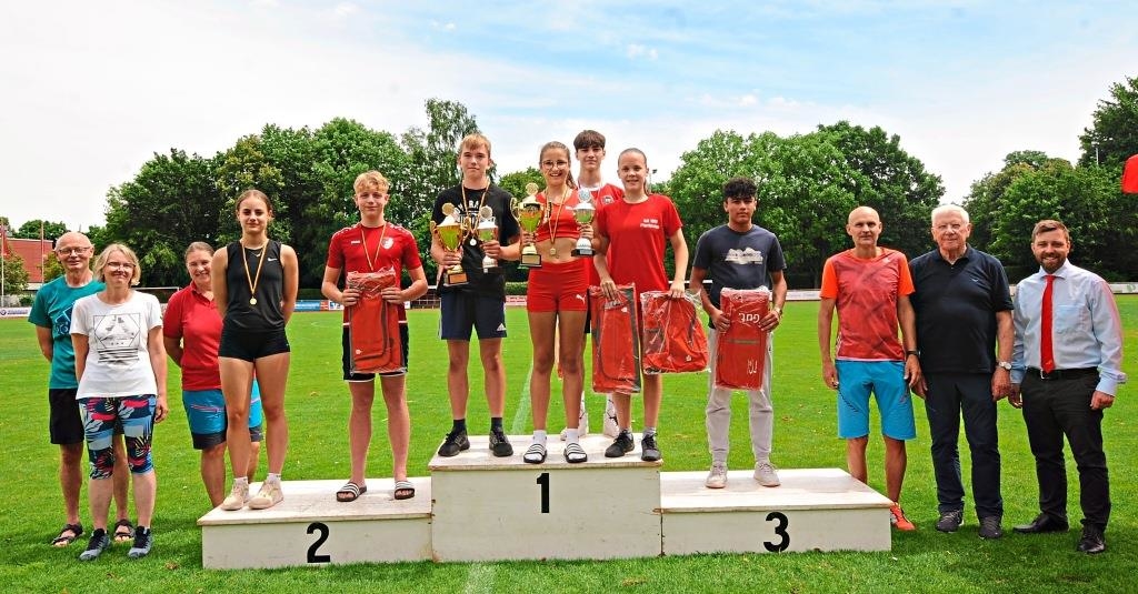 Laura Pap-Orsag und Timo Kröner gewinnen im Dreikampf