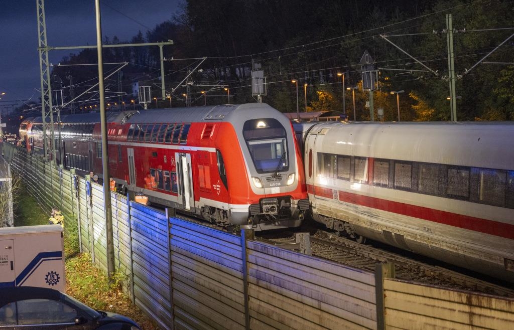 ICE streift Regionalzug an Weiche bei Reichertshausen: Sperre bis tief in die Nacht