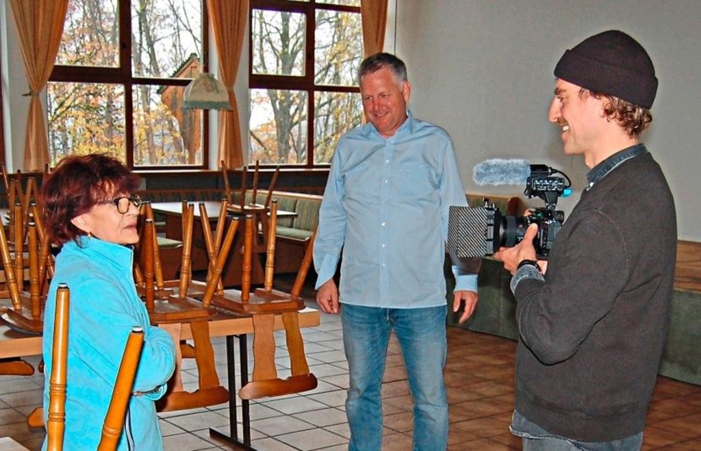 Regisseur Hubert Neufeld interviewte ehemalige „Springer“-Wirtin Pina ...