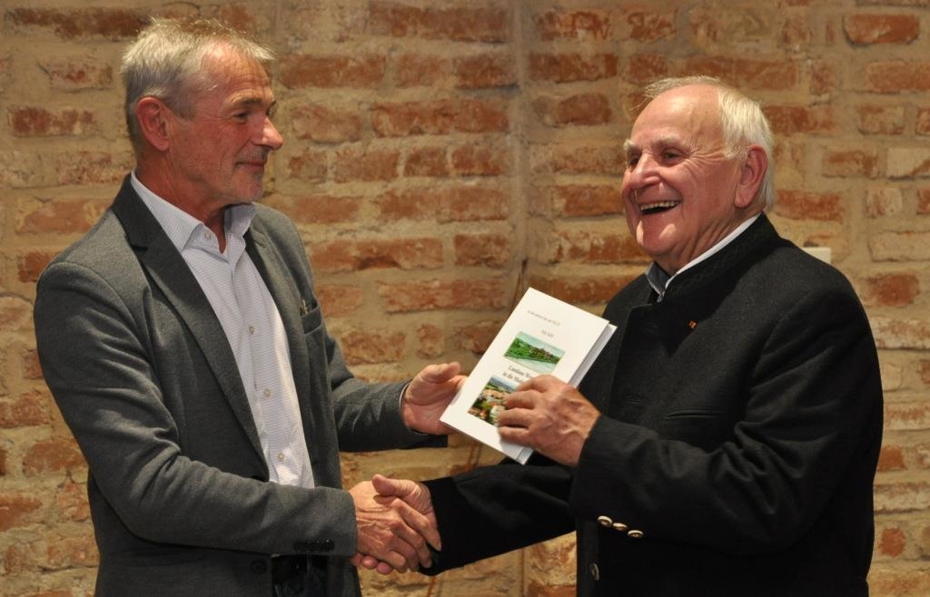Das neue Landauer Heimatbuch von Nik Söltl ist fertig