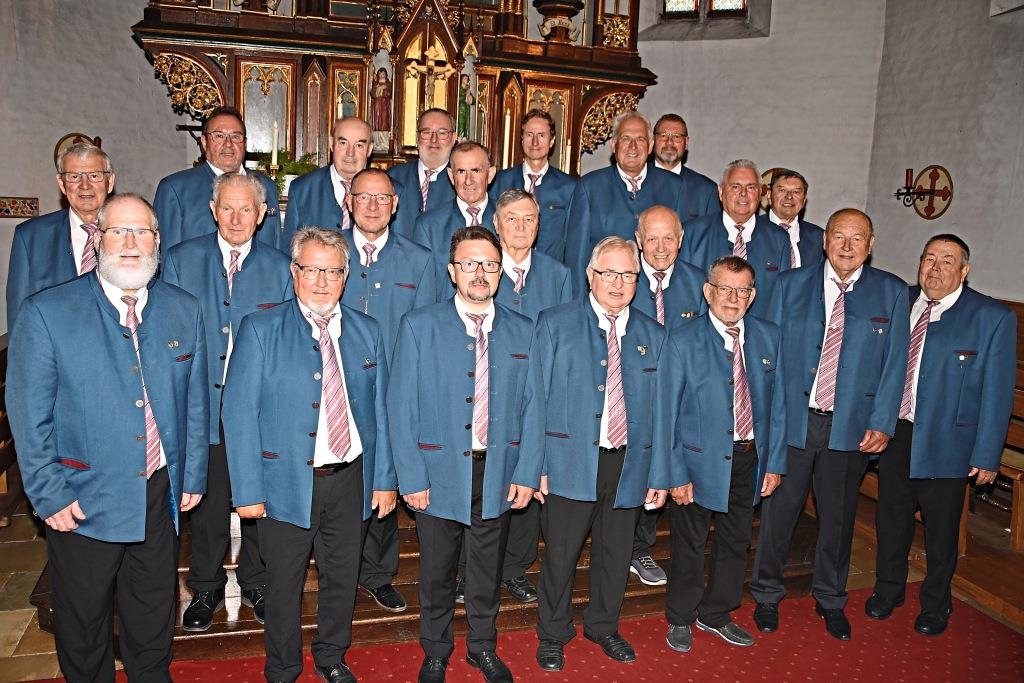 Ein Quintett dirigiert nun den Männerchor Schmidham-Reutern