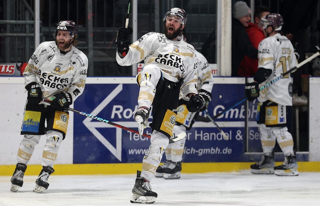 Abschlussfeier, Miculka-Zusage, Länderspiel: Deggendorfer SC schüttelt ...