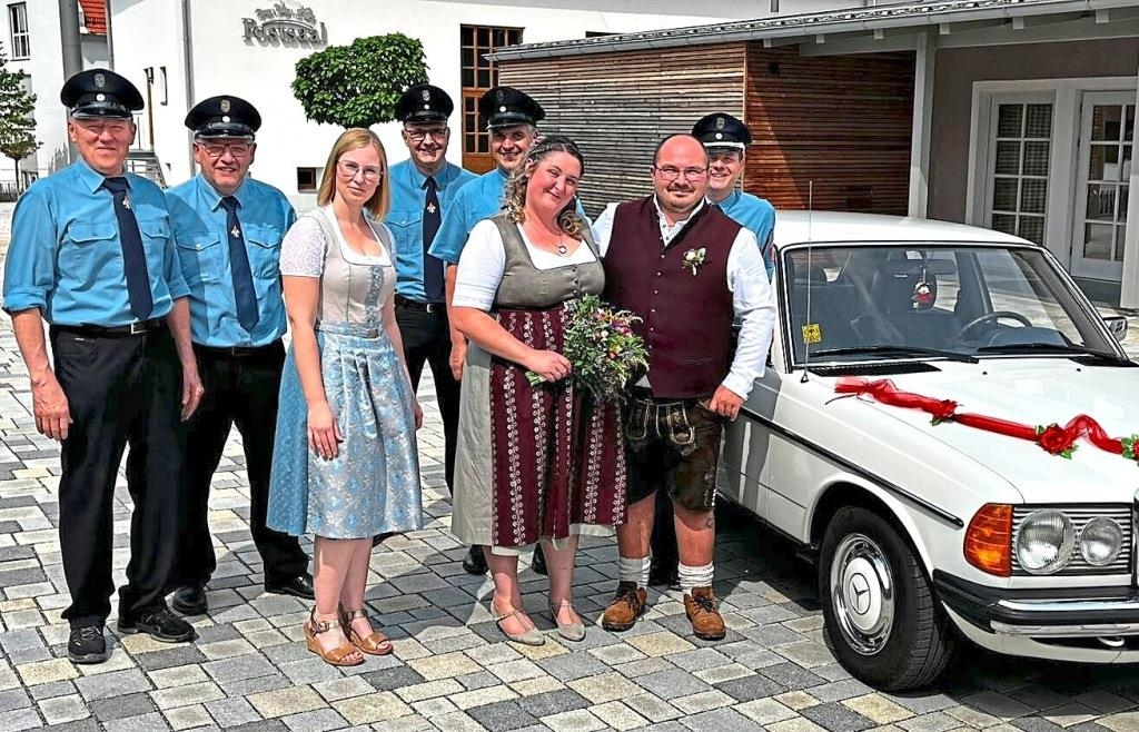 Feuerwehr gratuliert zum Jawort