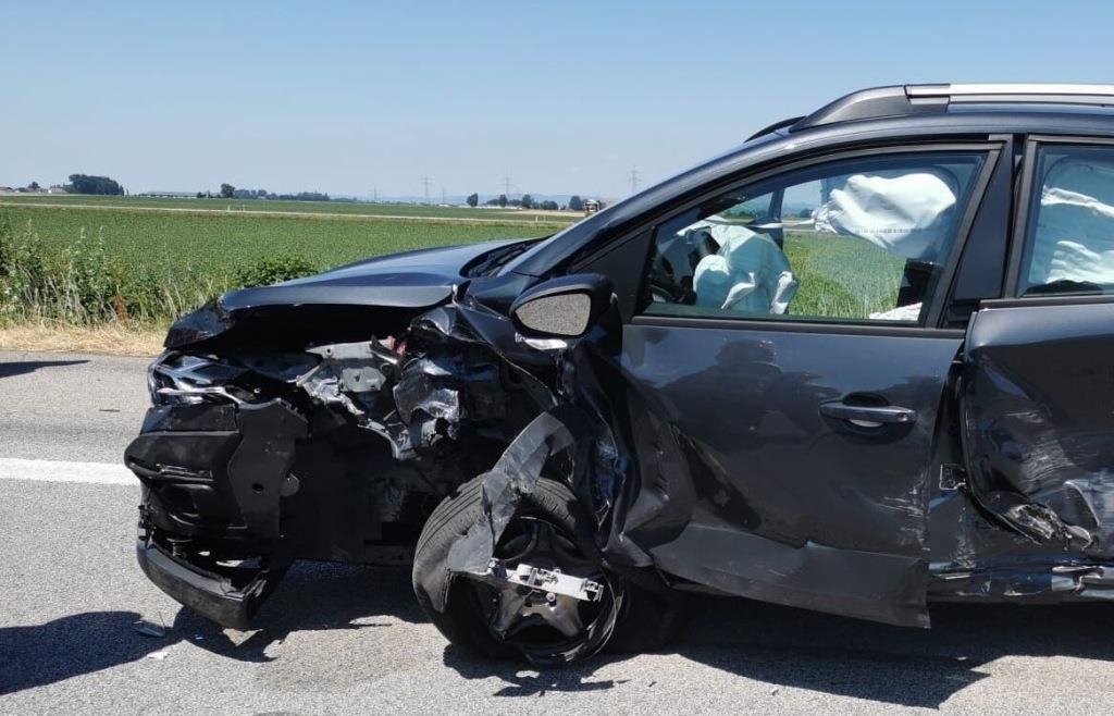 Zwei Verletzte nach Geisterfahrerunfall auf der A92 zwischen Wallersdorf und Plattling