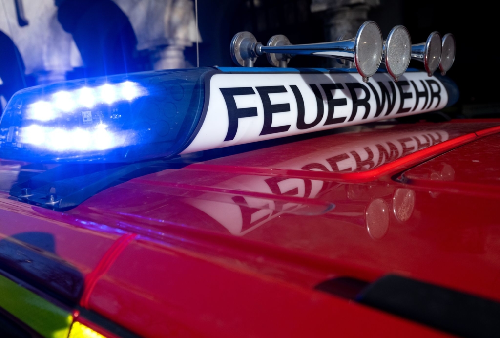 Lastwagen mit Obst geht in Flammen auf – Sperrung der A3
