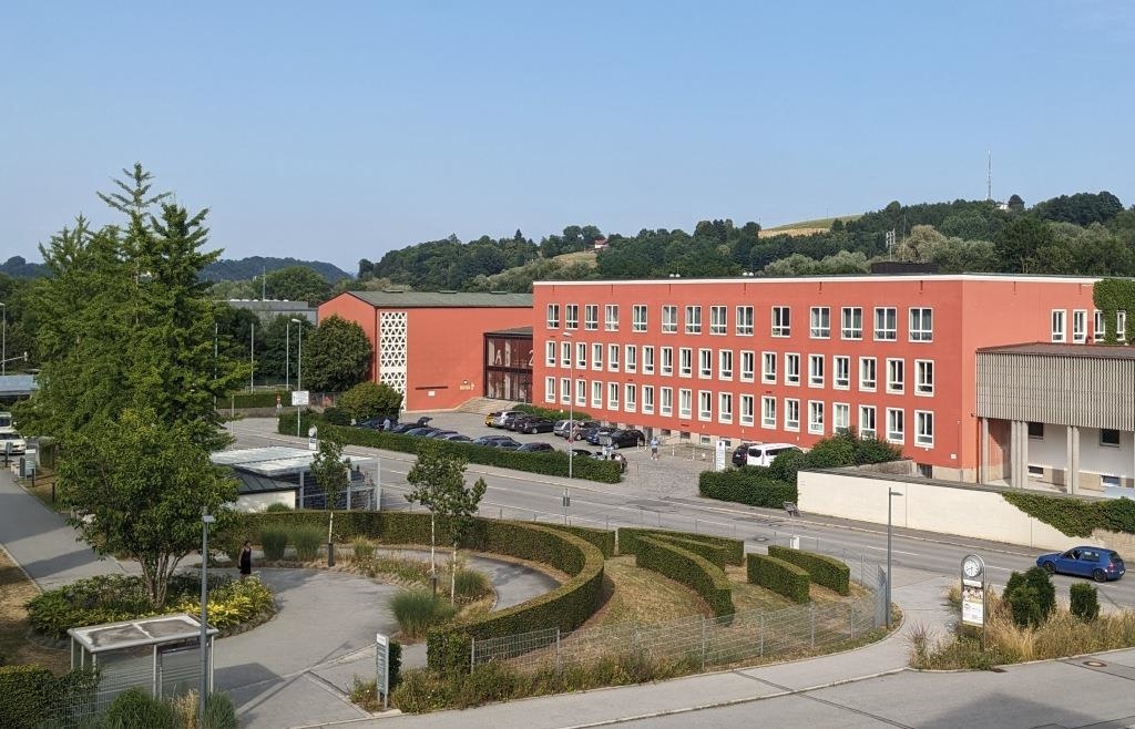 Bokep terbaru info was visiting town and needed a massage.