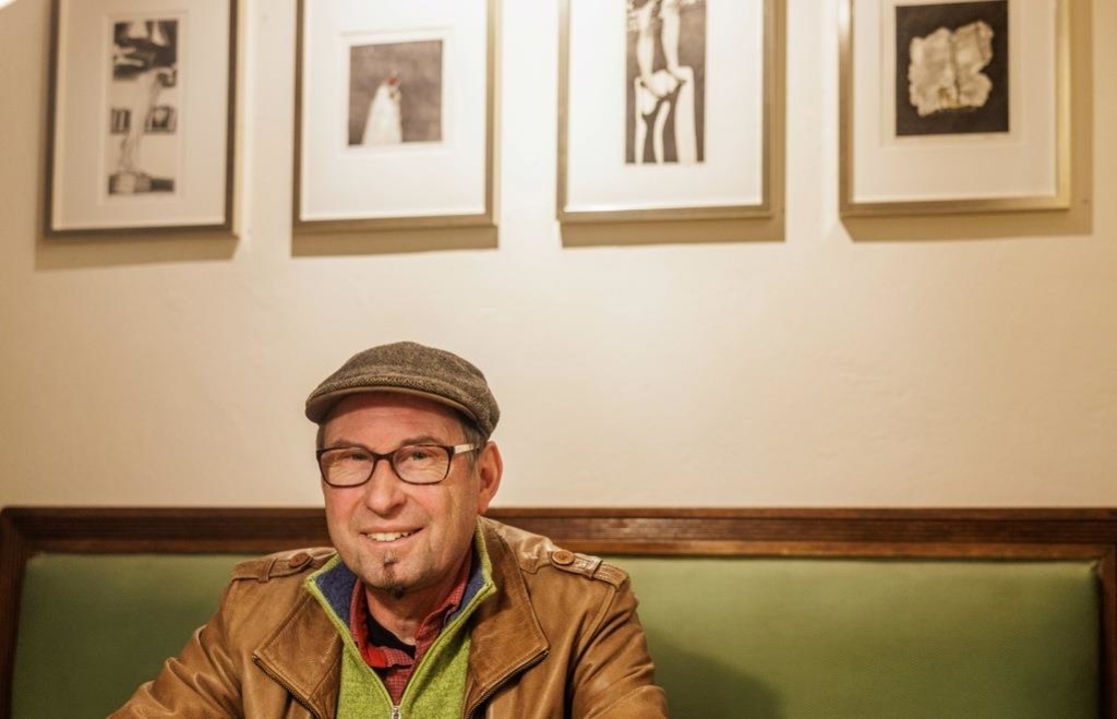 Elegante Erotik im Wirtshaus: Andreas Heckmann stellt seine Werke beim ...