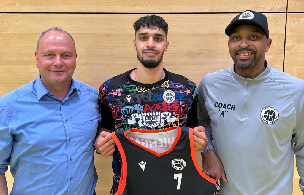 Nächster Schlüsselspieler bleibt: Adrian Mitchell verlängert bei den ...