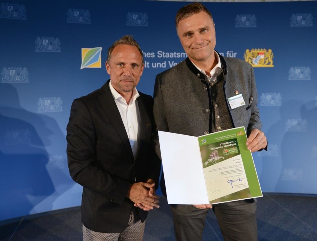 Blühende Gemeinden: 5000 Euro an vier Kommunen aus dem Landkreis Deggendorf