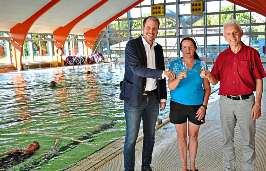 Das Hallenbad ist wieder geöffnet