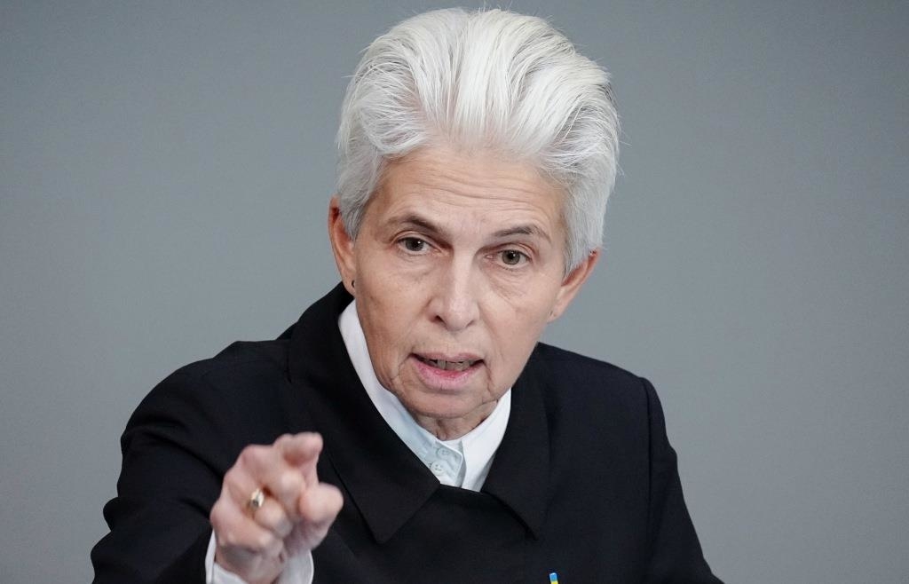 Strack-Zimmermann: „Wir dürfen uns nicht vorführen lassen“