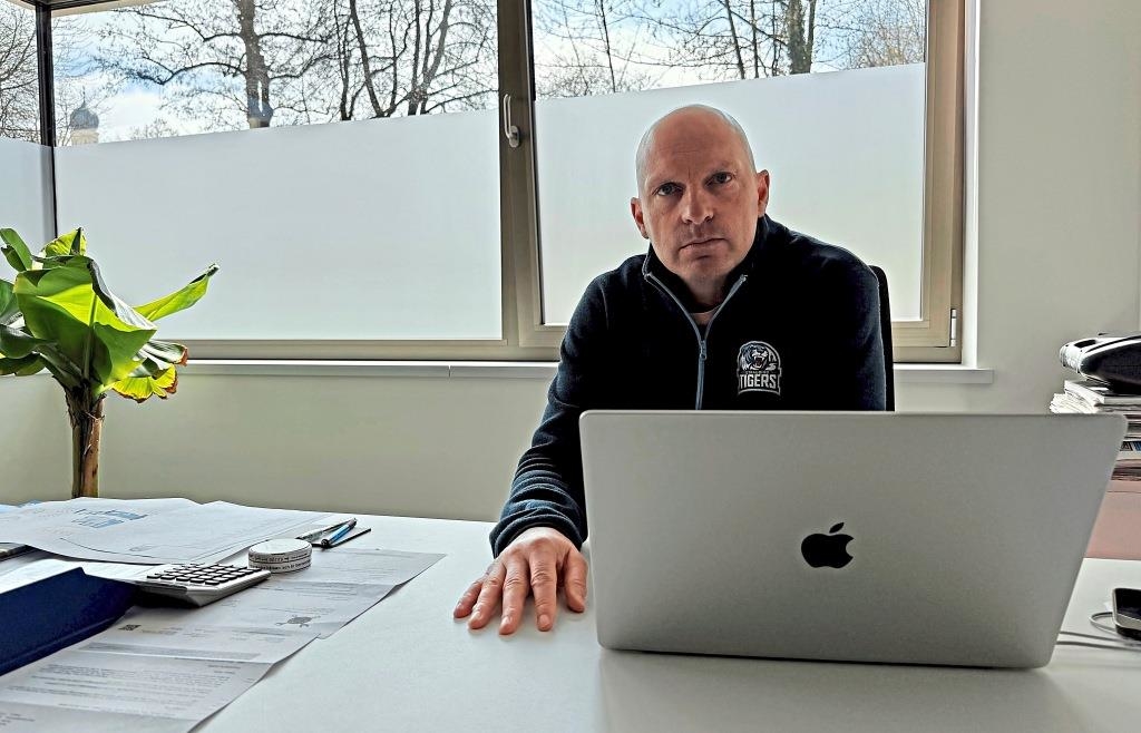 „Luxusprobleme“, Stürmer-Suche, Glücksmomente: Tigers-Manager Jason ...