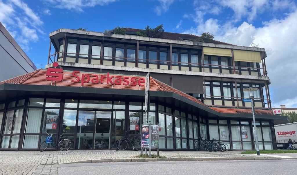 Das Sparkassen-Gebäude in Freilassing wird aufpoliert – Platz für 16 ...
