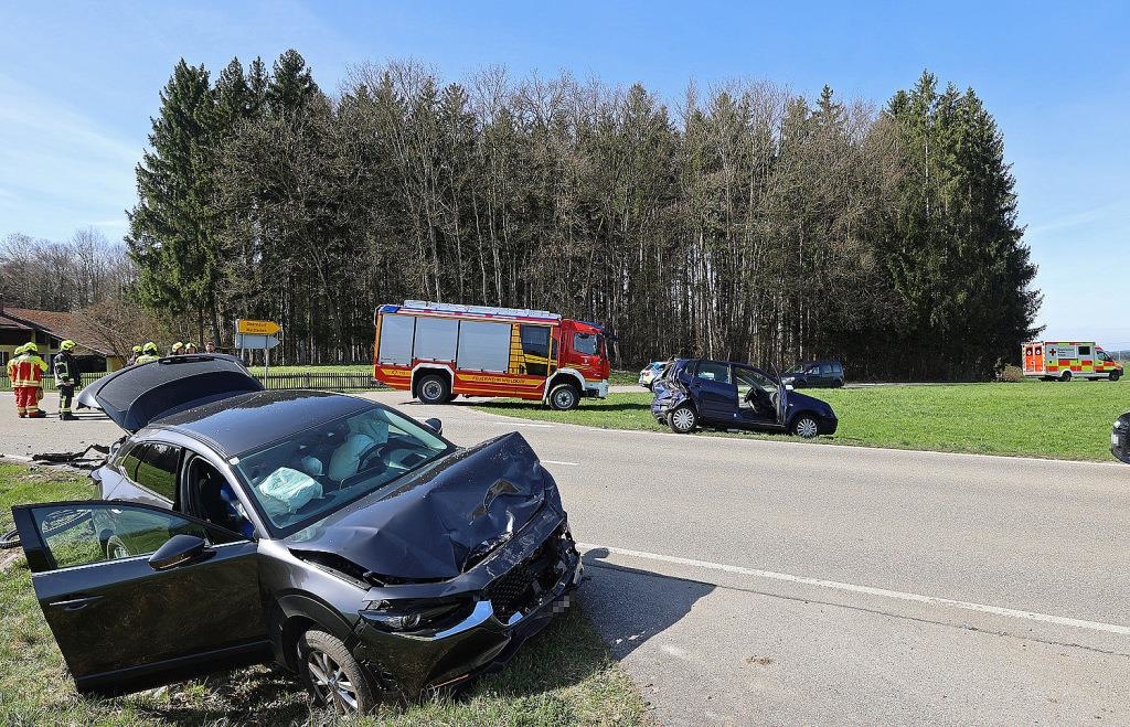 Schwerer Unfall bei Teisendorf: Ein Verletzter und 30.000 Euro Schaden