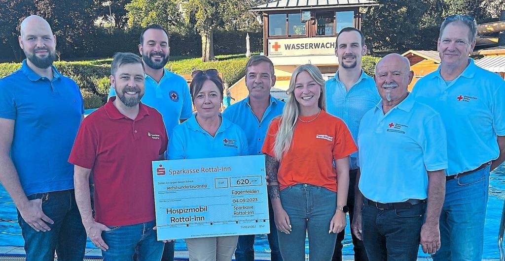 Eggenfeldener Wasserwacht spendet für Herzenswunsch-Mobil des BRK