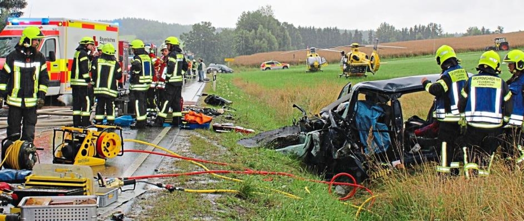 Zwei Menschen sterben bei Unfall