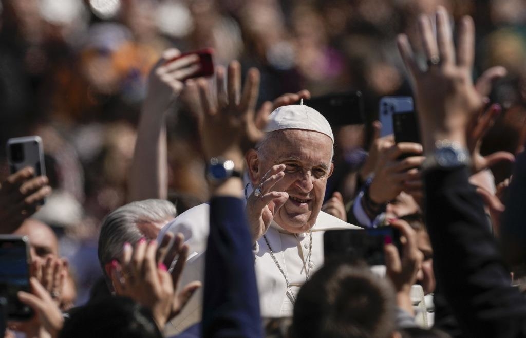 Papst Franziskus spendet Segen „Urbi et Orbi“ und ruft an Ostern zu Frieden auf