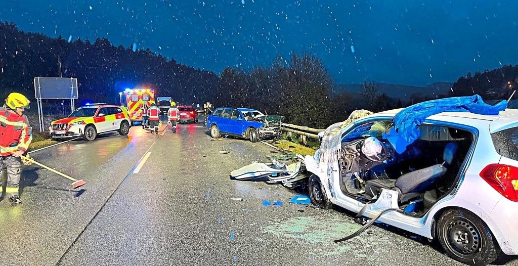 Unfall fordert zwei Schwerverletzte