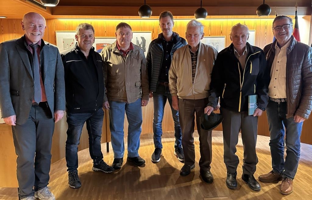 Generationswechsel bei Feldgeschworenen