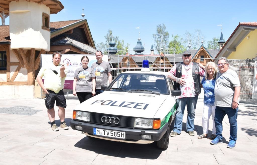 Fantag mit Auto und Darstellern – nur der Eberhofer selbst hat im ...