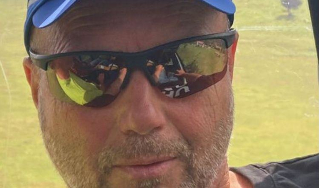 „King Karl“ setzt sich die Krone auf: Er flog mit seinem Gleitschirm ...