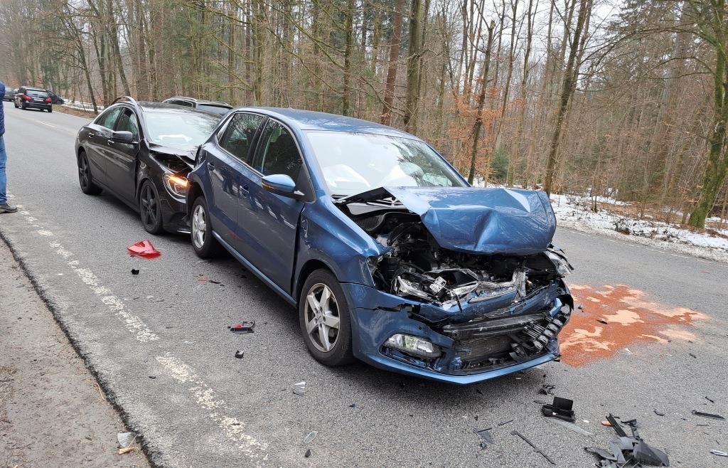 Auffahrunfall in der Neuburger Straße in Passau: Drei Autos demoliert