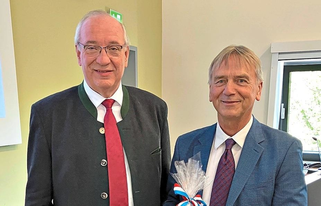 Prof. Dr. Horst Kunhardt setzt sich zur Ruhe