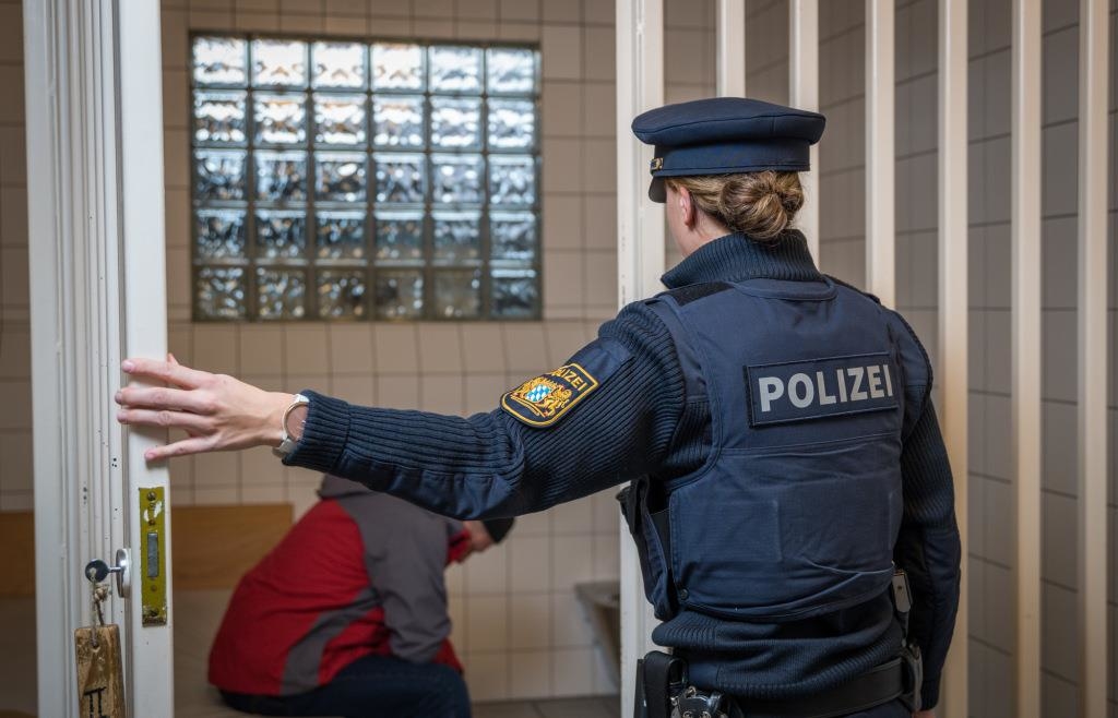 Würdinger legt sich mit Wirt und der Polizei an: Betrunkener (60 ...
