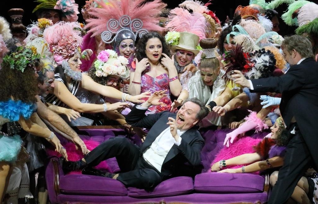 Im Operettenrausch - Fulminante „Fledermaus“ von Barrie Kosky in München