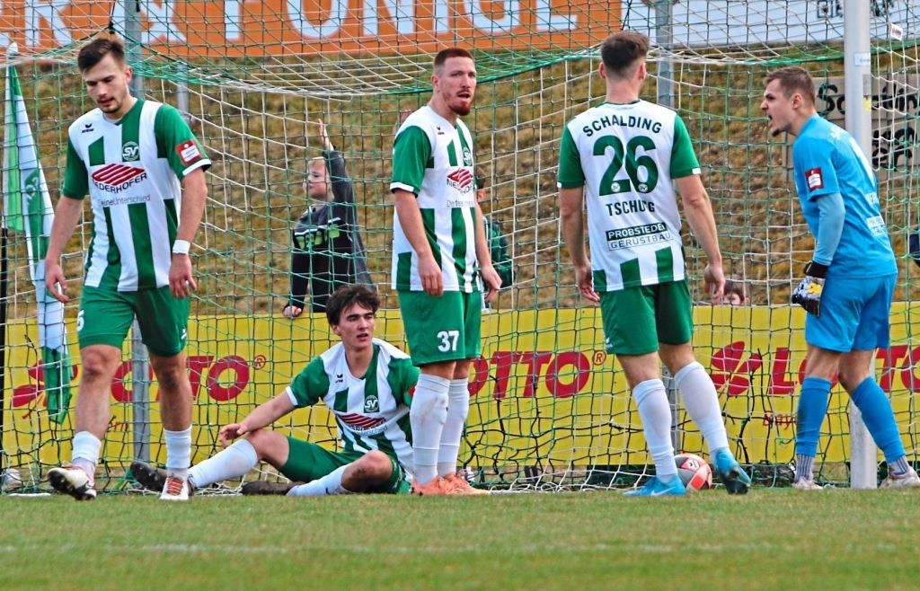Doppelschlag schockt Schalding: Wieder Frust-Nachmittag am Reuthinger Weg
