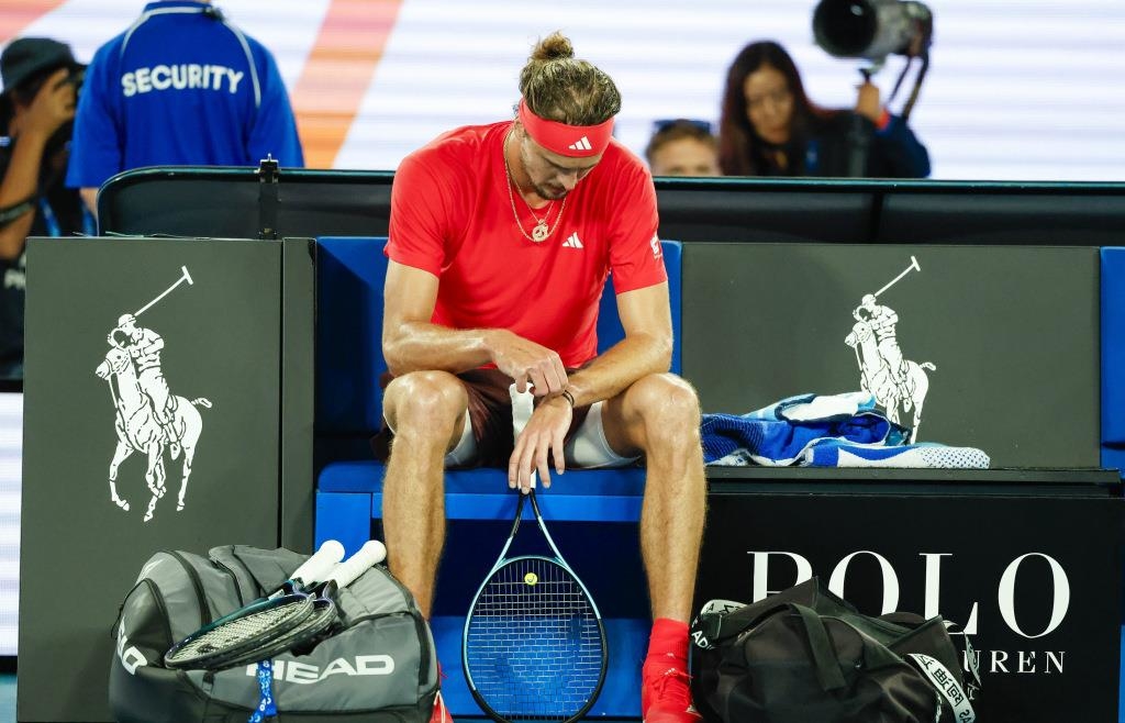 Tennisprofi Zverev verliert Finale gegen Sinner bei Australian Open
