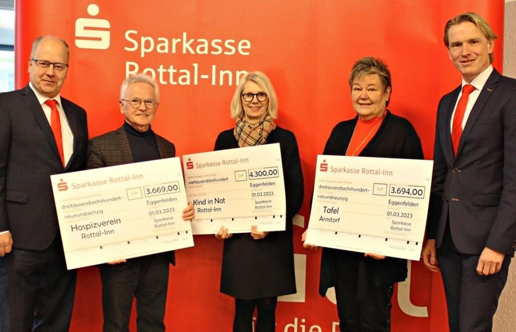 Sparkasse Rottal-Inn spendet 11700 Euro an Hospizverein, Tafel Arnstorf ...
