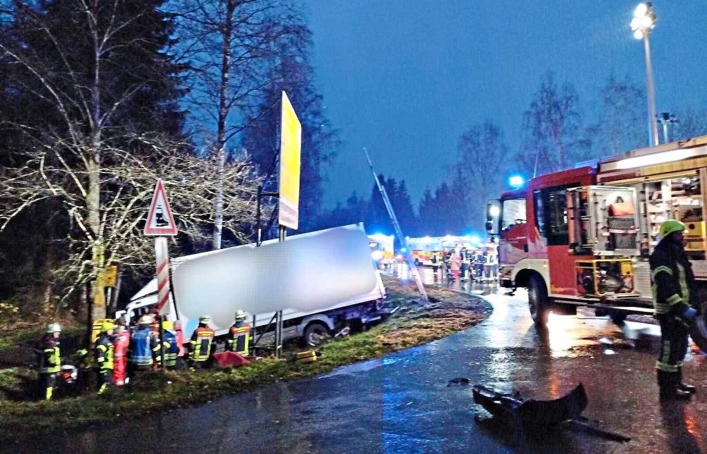 Schwerer Unfall im Bayerwald fordert zwei Todesopfer