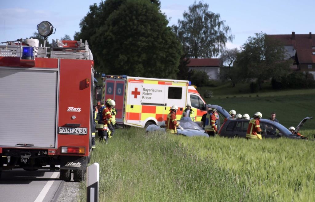 Drei Verletzte bei schwerem Unfall nahe Pfarrkirchen