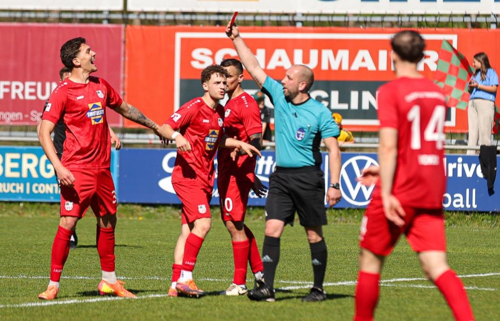 Meister an Ostern! FC SF Schwaig feiert Aufstieg in die Bayernliga – nach fünf ...