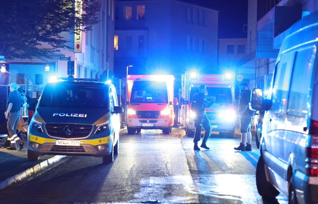 Großeinsatz am Abend: Tote und Verletzte bei Attacke auf Stadtfest in ...