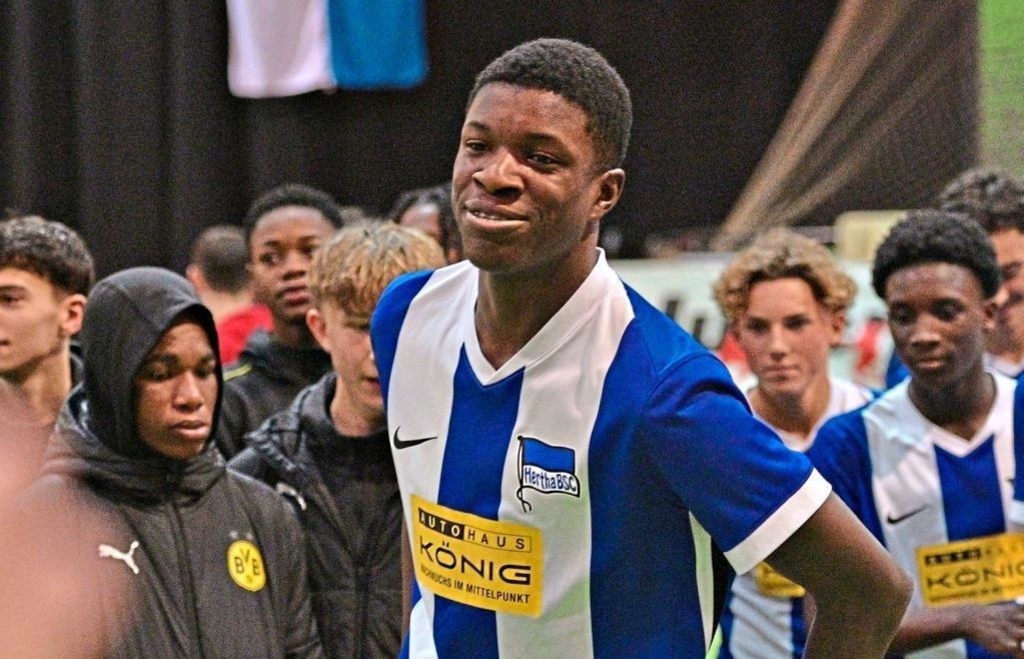 Vom Sonnenland-Cup in Passau zum FC Bayern? Bastian Assomo (15 ...