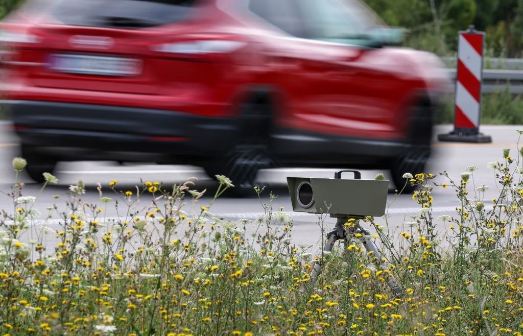 Raser in der Radarfalle: 103 Stundenkilometer zu schnell auf der B12 ...