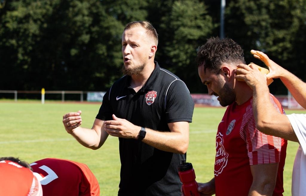 Simbach führt nach 82 Minuten 3:1, dann wird’s völlig verrückt: Trainer ...