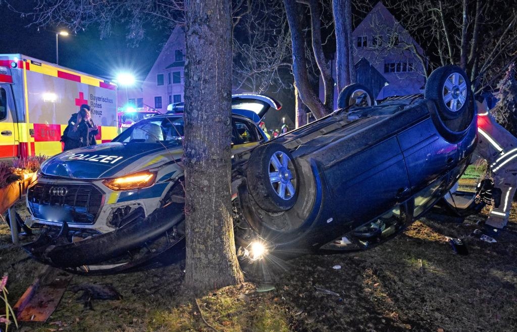 Verfolgungsjagd in Oberbayern: Frau (26) will Polizistin überfahren – Dann kracht es