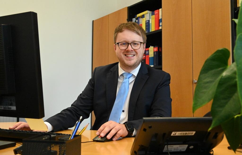 Sebastian Schwarz hat Anfang September das Amt von Brigitte Burgmann in Burghausen übernommen