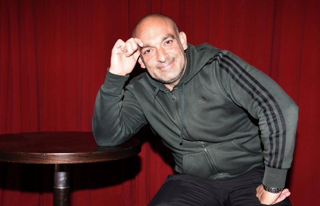 „So und ned anders“: Django Asül weiß, was Olaf Scholz von Donald Trump ...