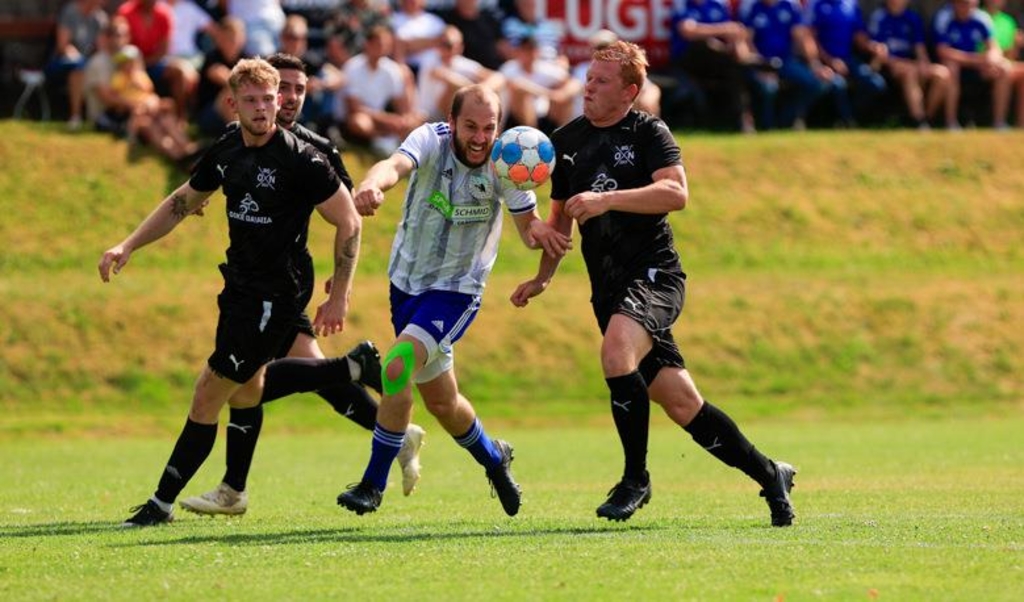 Strittiger Elfer: Seidl lässt 10 Künzinger feiern – Niederalteich-Party ...