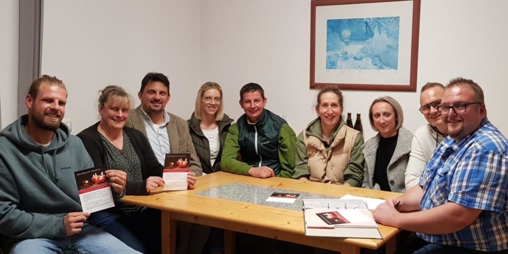 Schaufling zündet wieder die Kerzerl an